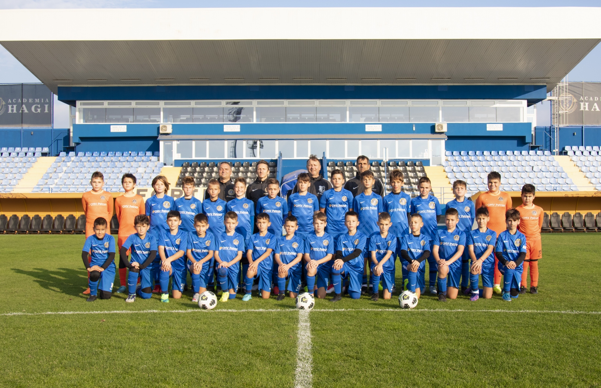 Prezentarea echipeiAcademia Hagi U11 — Academia Hagi